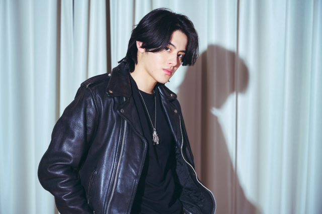 TOBEからソロデビューのISSEI、“レジェンド”との2ショット テレビ初歌唱に反響:オリコンニュース:福島民友新聞社